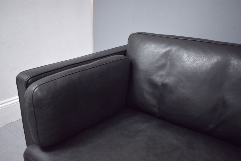 Erik Jorgensen sofa EJ220 | 2 seater in black LEATHER