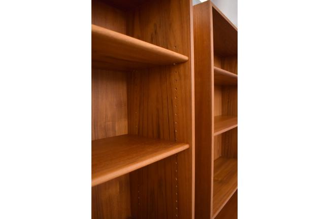 1949 Design RY8 bookcase in teak | Hans Wegner